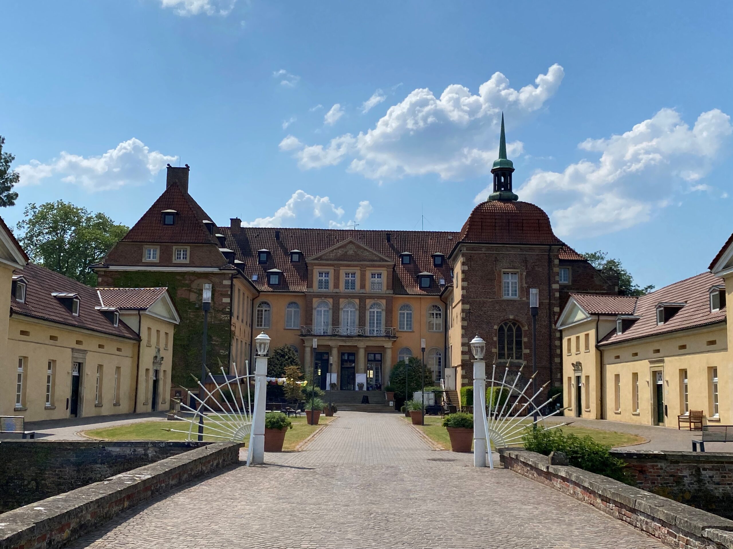 Castle Velen - Meetings & Events | MICE Service Group | Conference ...